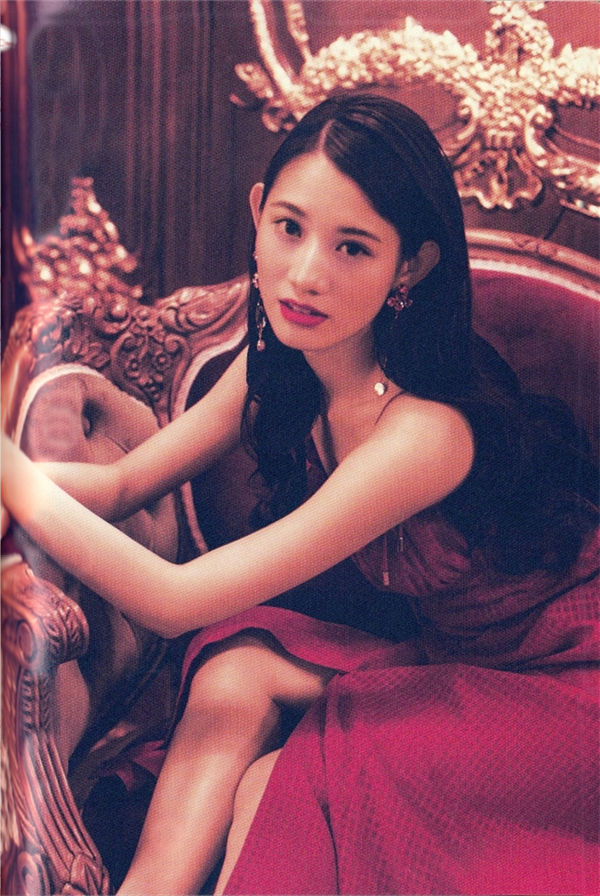 秋本帆华写真集《うたかたの夢》高清全本[60P+1V]清晰度：1300*1000 / 大小：268M / 张数：60P+1V-猩猩智库 - 提供高质量日系写真