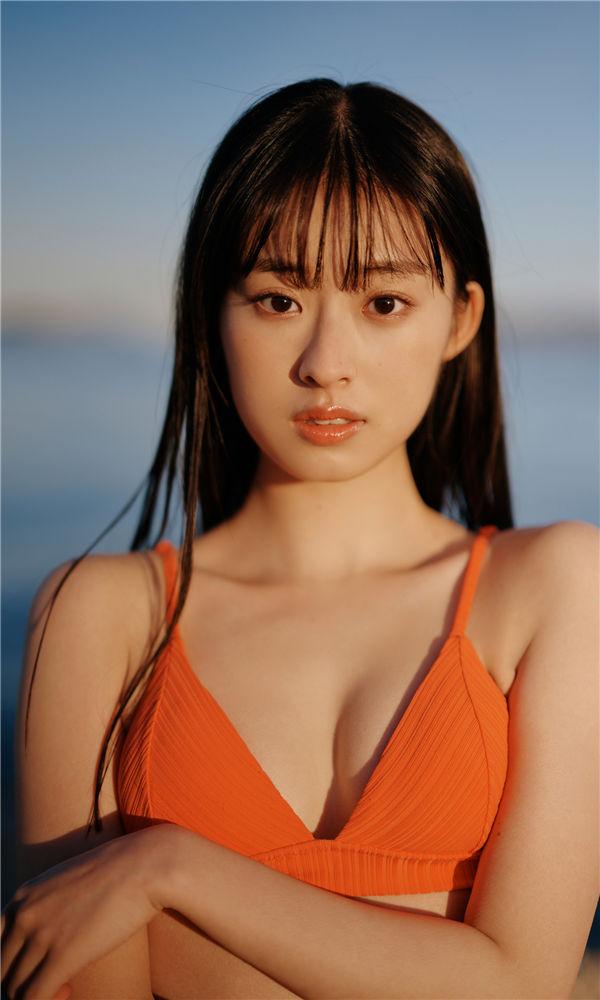 井本彩花写真集《アオハル。アナザーエディション》高清全本[149p 6v]清晰度：1500 2500 大小：243m 张数：149p