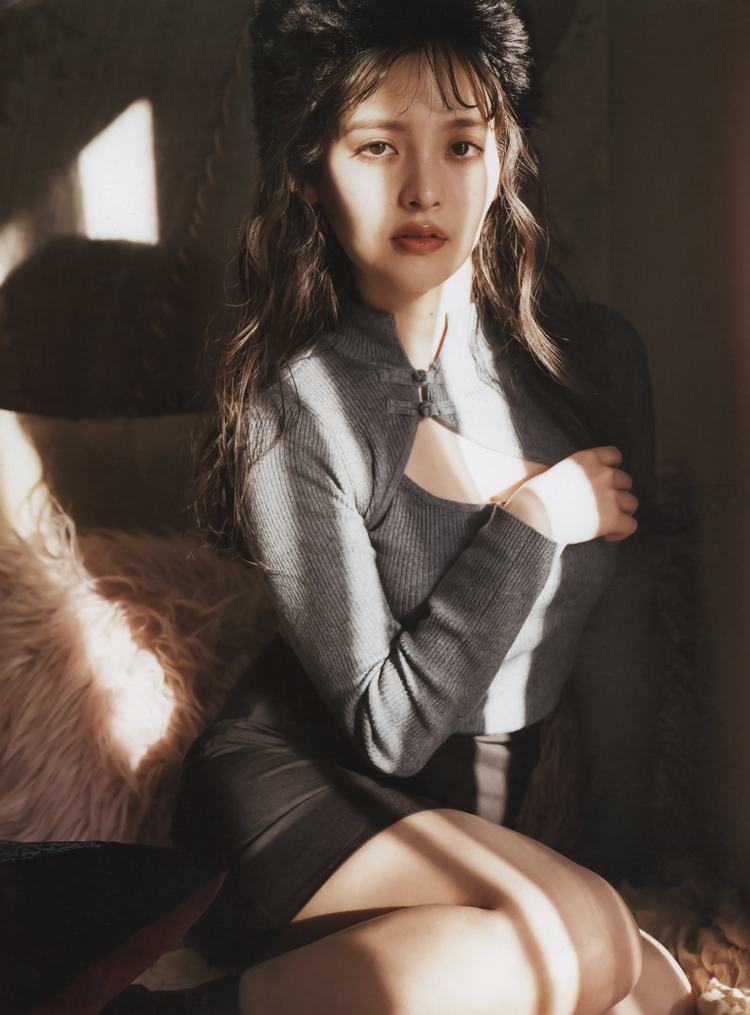 上坂堇2nd写真集「すみれのゆめ」メイキングDVD＜沖縄編＞付き限定表紙版[127P] 清晰度：5100*6900 / 大小：418M-猩猩智库 - 提供高质量日系写真