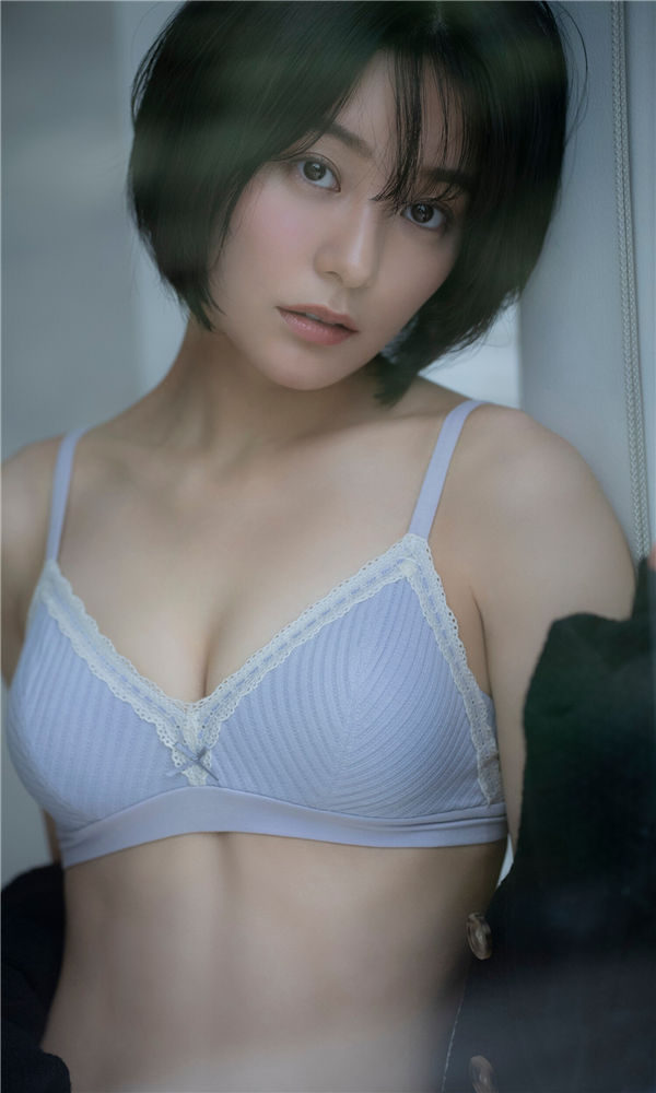 新田桃子写真集《ドンブラ一人三役女優、初グラビア》高清全本[37P]清晰度：1200*1900 / 大小：58M -猩猩智库 - 提供高质量日系写真