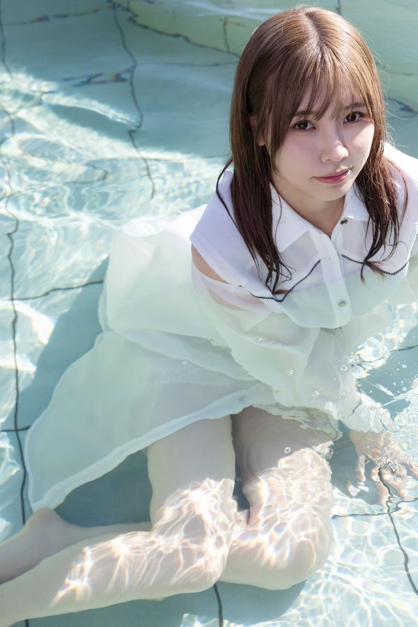 Liyuu写真集《見つめて、恋して。》高清全本[54P]「清晰度：1500*2117/大小：16M」-猩猩智库 - 提供高质量日系写真